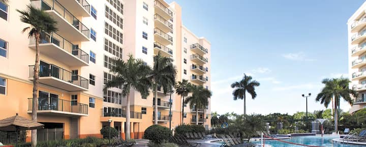 Luxurious 4br Presidential Suite At Palm-aire. - Pompano Beach, FL