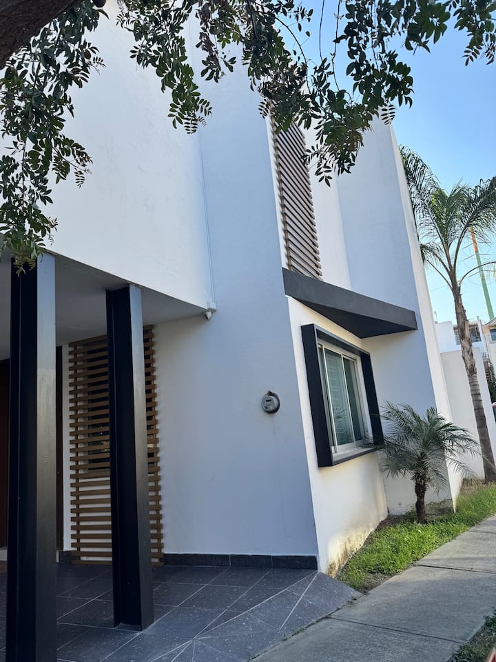 Casa Coto Privado, Cerca De Estación Centro Sur - Tlaquepaque