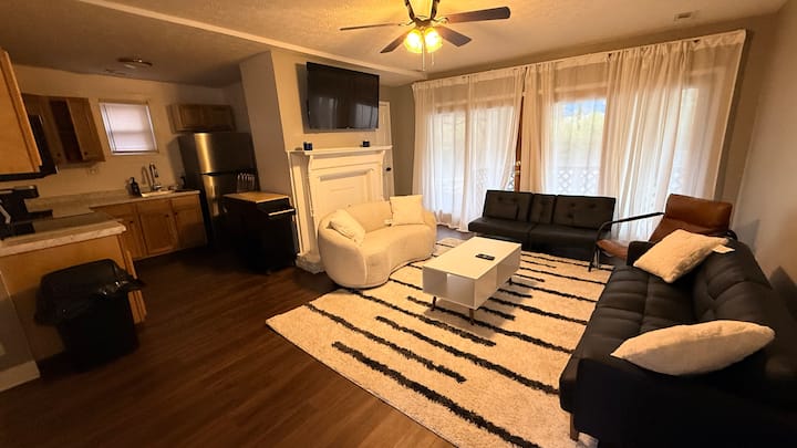 Stylish 3br Retreat Minutes To Uc And Downtown - Cincinnati