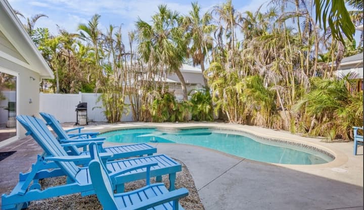 Ami Sunset~close To Beach! Heated Pool! - Anna Maria Island, FL
