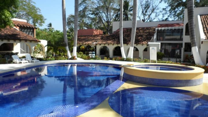 Linda Villa En Zona Del Camponde Golf - Zihuatanejo