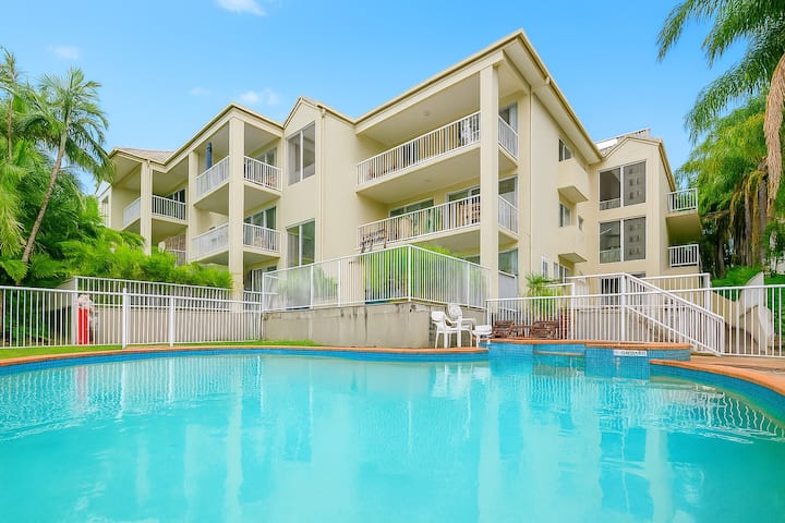 Family 2br Getaway Near Beach - Broadbeach