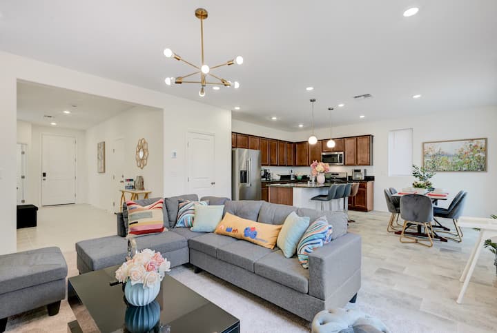 6 Br Near Strip•comfy Spacious Villa•arcade Game - Las Vegas, NV