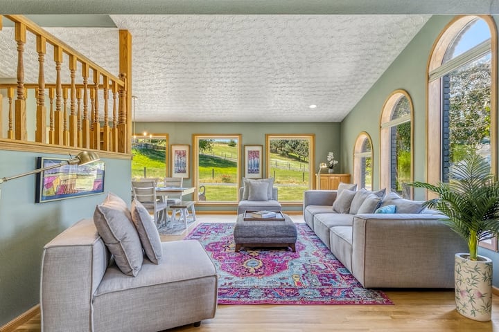 Kaniksu Escape | Pool, Hot Tub & 5 King Beds - Walla Walla, WA