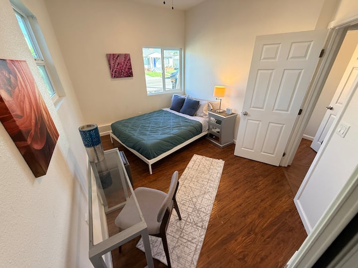 Travel Nurses Super Cozy Room W/ Gas Fireplace! - Stockton, CA