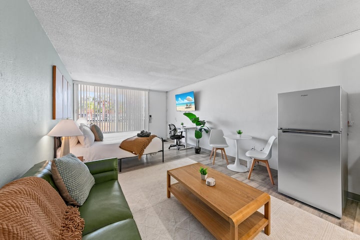 King Studio Getaway | 5 Minutes To Dt And Jax U - Jacksonville, FL