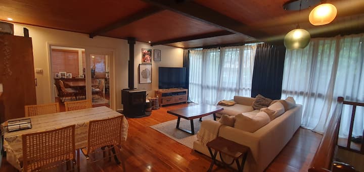 Cosy Mountain Vibes On The River - Sydney