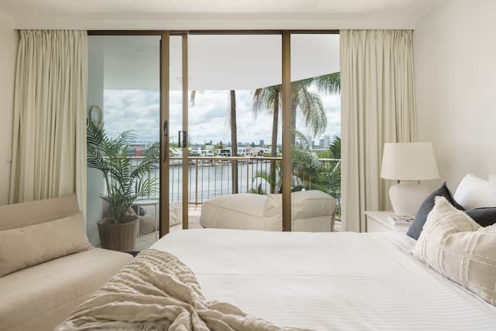 Palms On Gold—sun, Swims & Riverside Views - Broadbeach