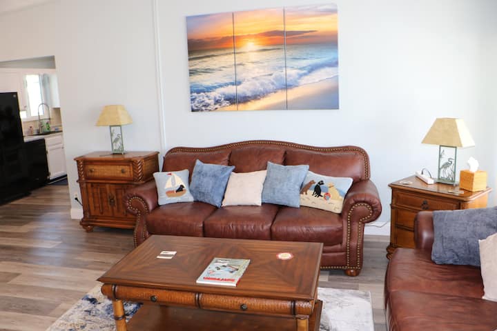 Stella's Beach House - Port Orange