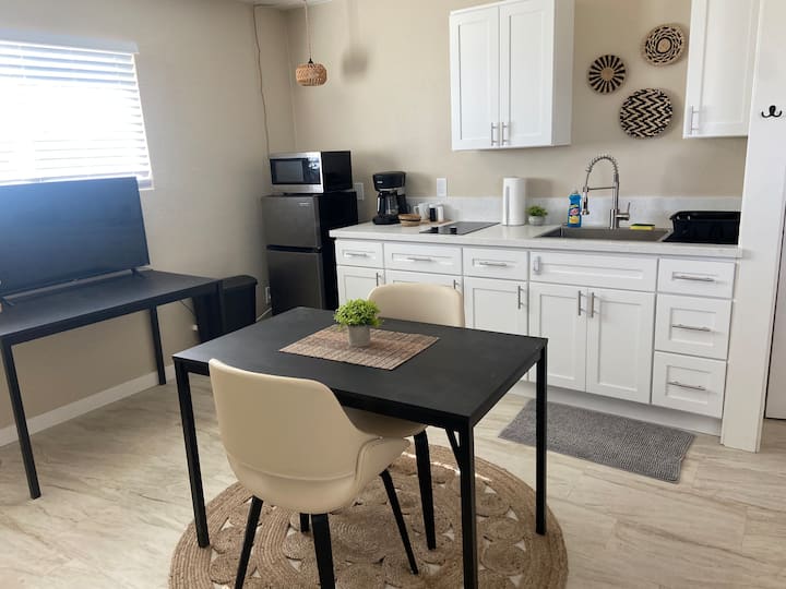 Secluded Stay Close To Bnsf, Hospital & Ft. Irwin - Barstow, CA