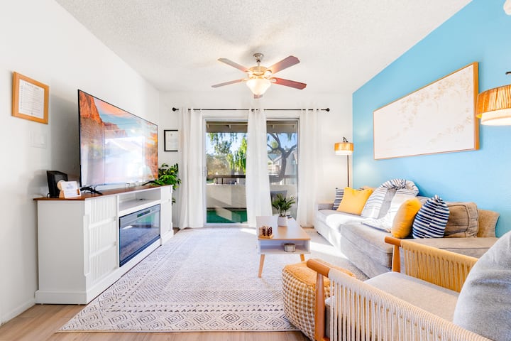 Designer Resort Style - King Bed, Pool, Gym - Gilbert, AZ