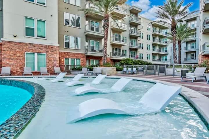 Houston’s Finest - Houston, TX