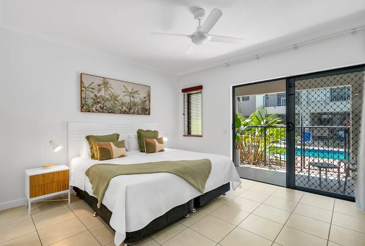 Laguna Edge—tranquil Poolside Escape By The Sea - Cairns