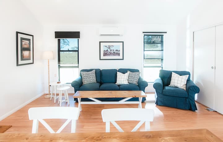 Mary Cabin | Saumarez Homestead - Armidale