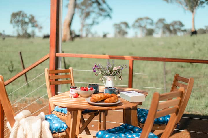 Mary Cabin | Saumarez Homestead - Armidale