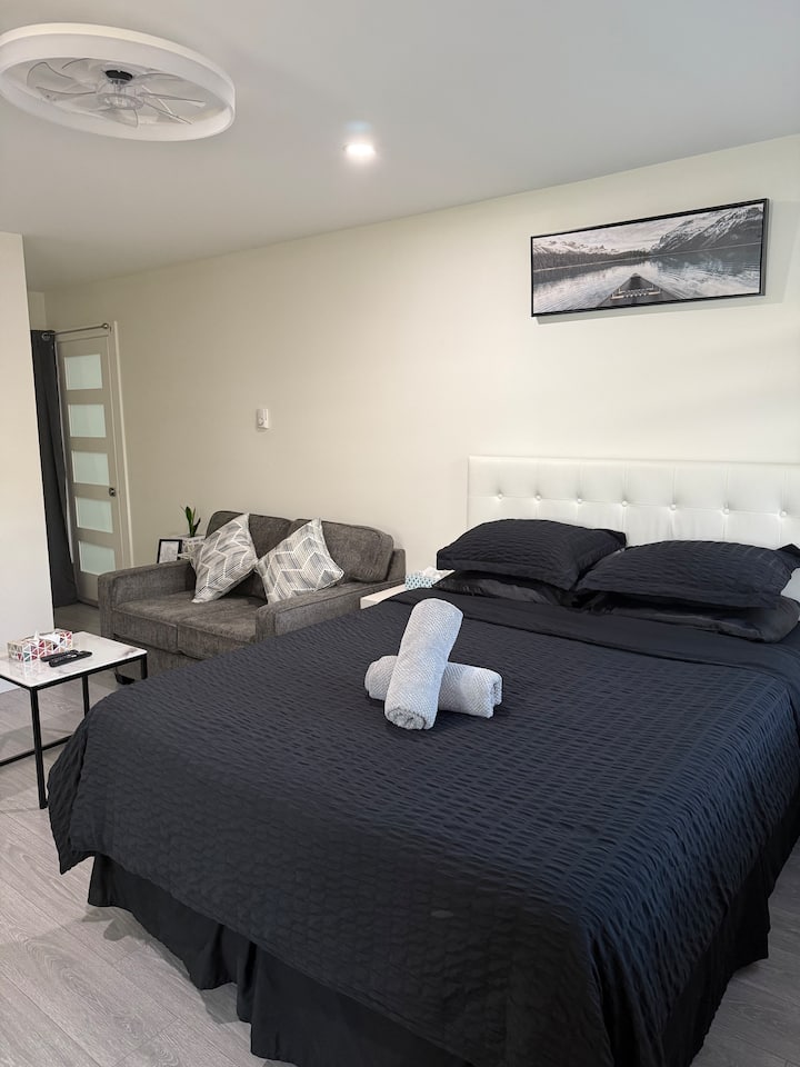 Private Room & Bath With Separate Entrance - Saanich