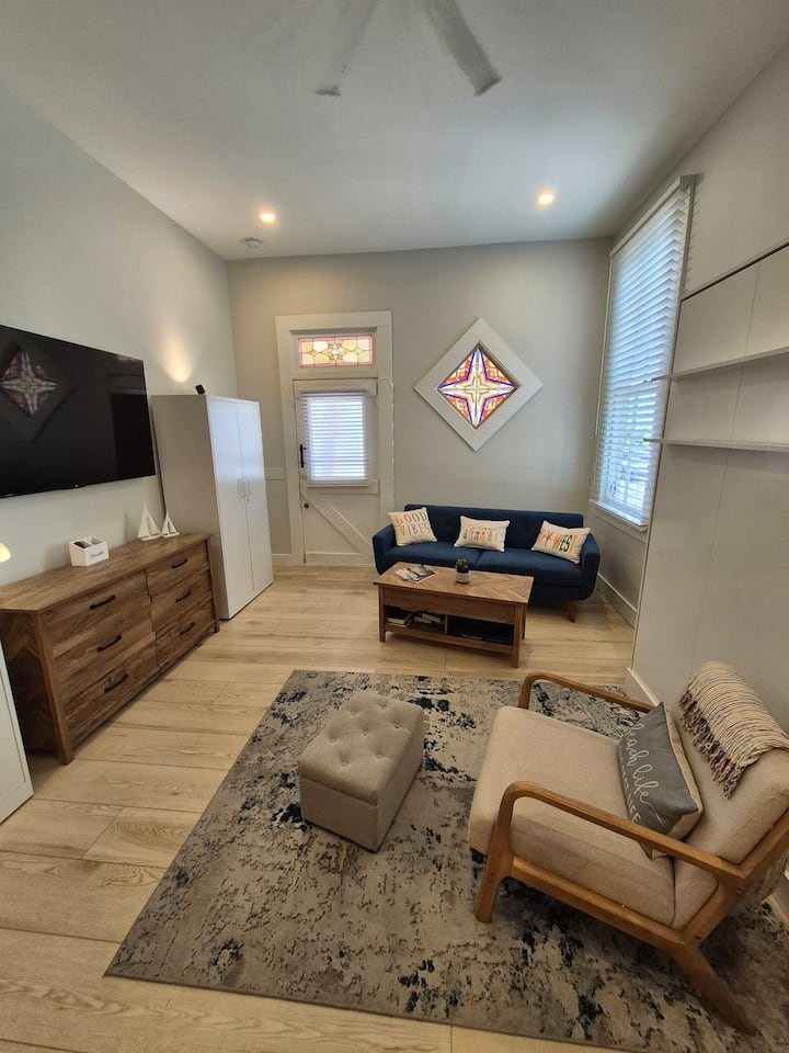 Studio/loft In Key West. Minimum 30 Day Booking. - Key West, FL