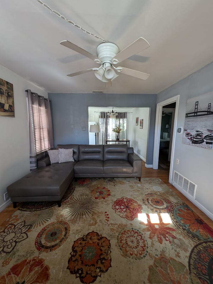 Walk To Texas Tech! 5br Home•sleeps 16•fenced Yard - Lubbock, TX