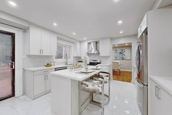 7 Bedroom 5 Bathroom House On 50 Acre Farm - Newcastle