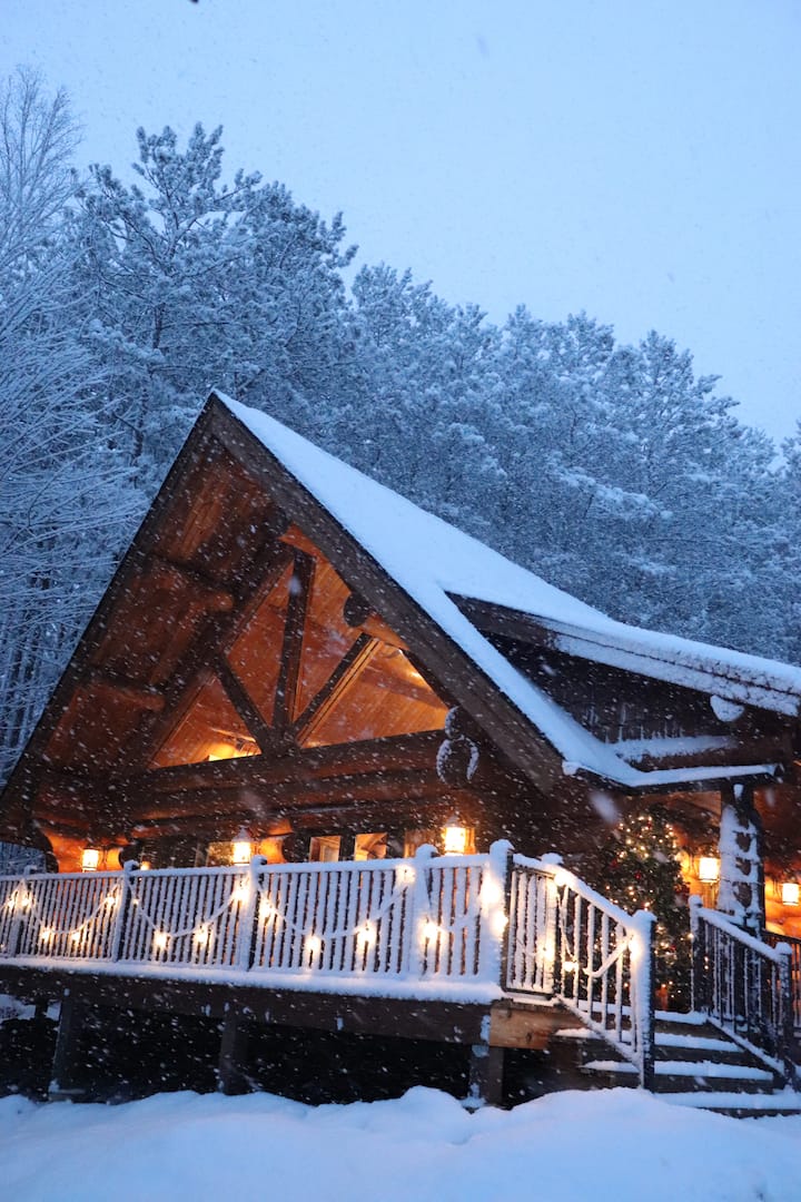 The Tall Pines Cabin - Winter, WI