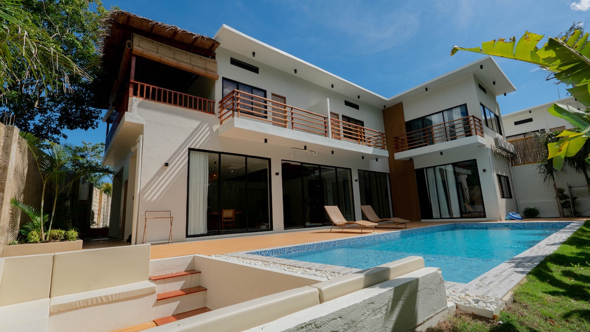 Huge 6-Bedroom Villa with Private Pool in Dauis - Houses for Rent in ...