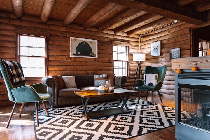 Cozy Pines | Family Retreat | Treehouse | Hot Tub - Brown County, IN