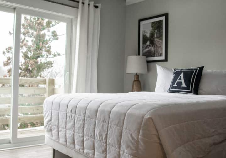 King Meadow Lodge Balcony/view Allenberry Resort - Carlisle, PA