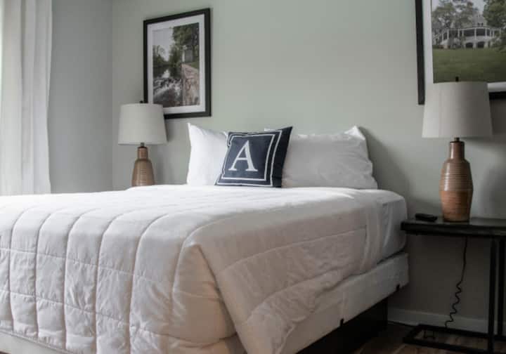 Studio Queen Meadow Lodge Balcony/view Allenberry - Carlisle, PA