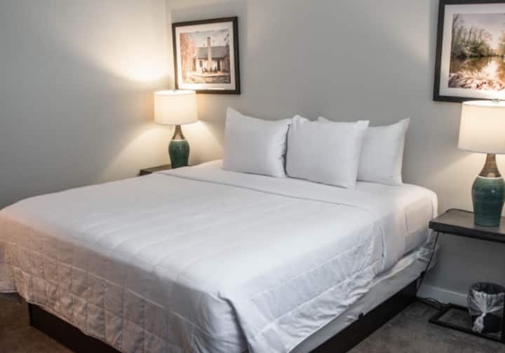 King Meadow Lodge At Allenberry Resort - Carlisle, PA