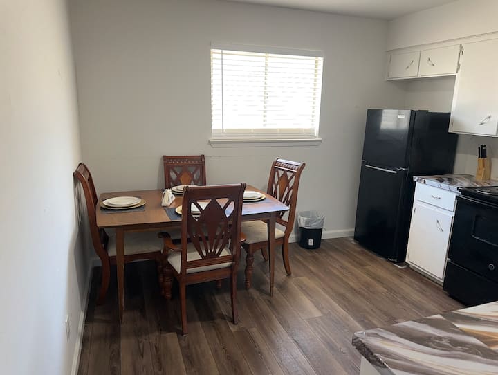 Melaku Two Bed One Bath Gated Community Apartmente - 킬린