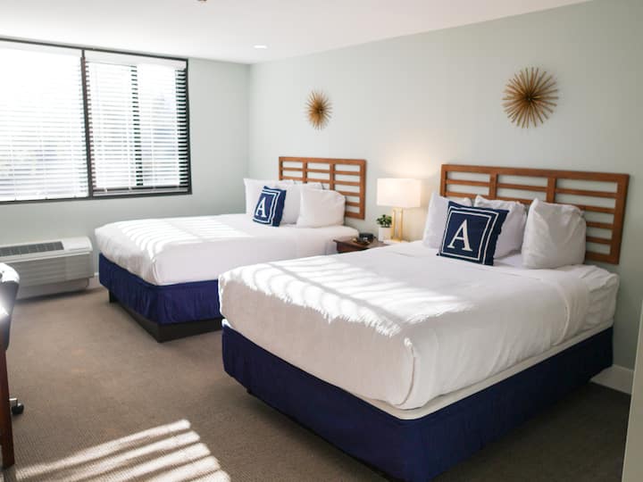 Queen Queen Pine Lodge At Allenberry Resort - Carlisle, PA