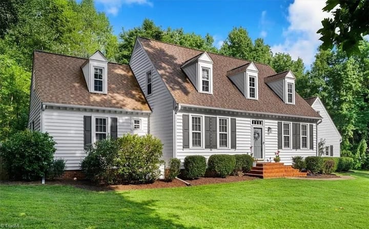 Home In Tamannary Forest - Lake Townsend, NC