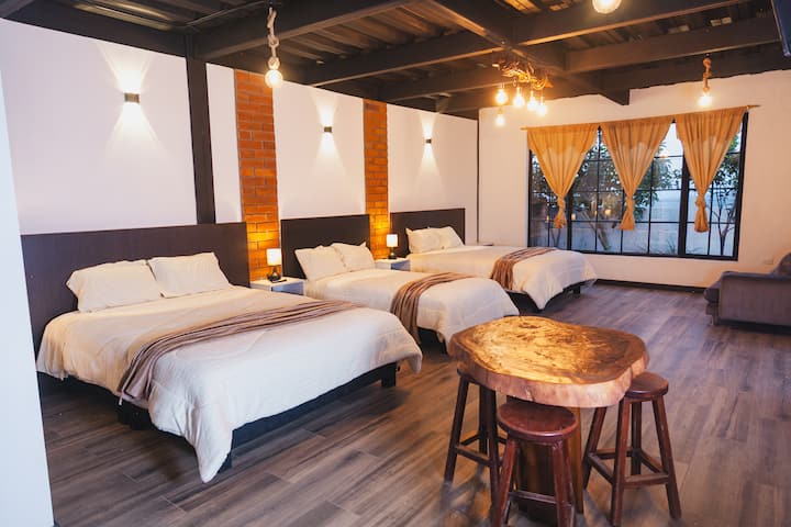 Suite Rústica Industrial Amplia -Vía Al Aeropuerto - Quito