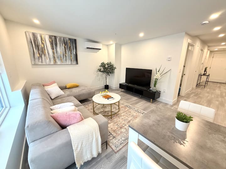 Modern Lake Front New Apartment In Dartmouth - Halifax