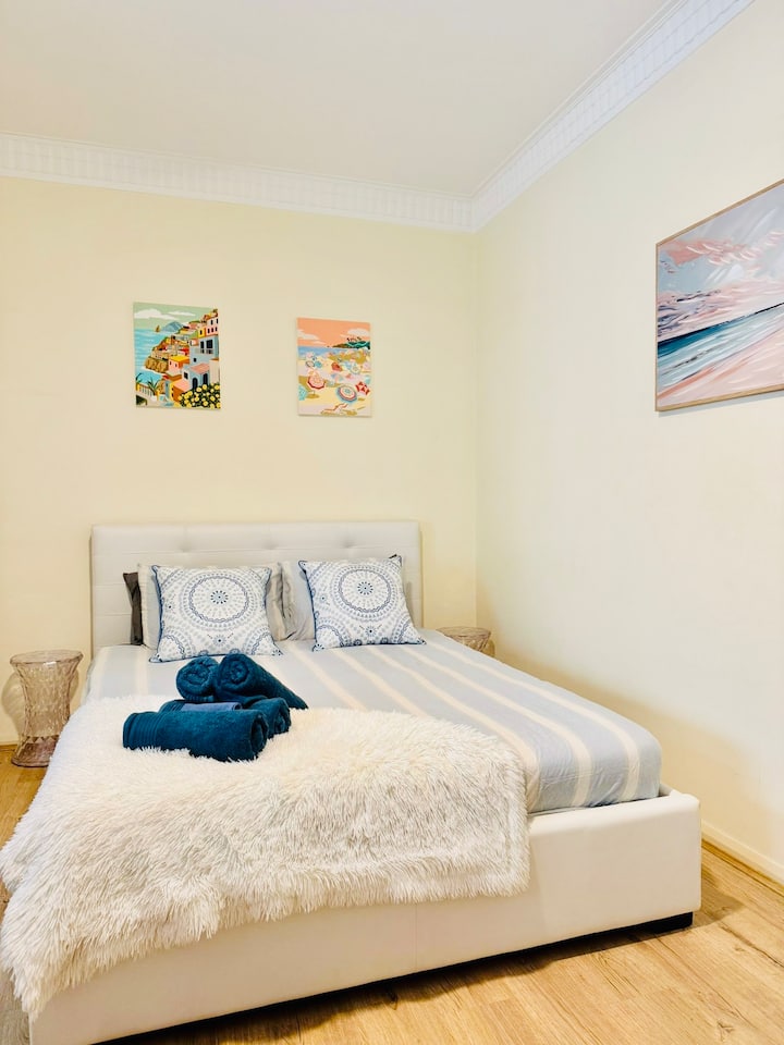 Beachfront Escape Studio - 10sec From The Beach - Bondi Beach