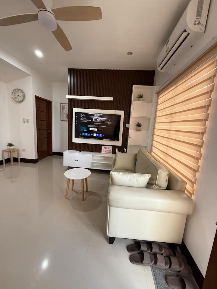 Chic 2br Getaway • Ideal For Groups - General Santos City