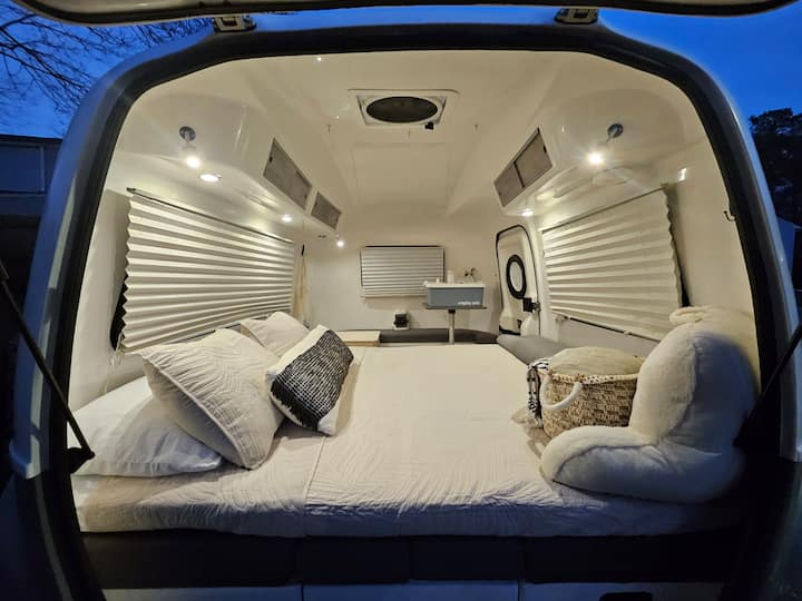 The Little Green Camper - Quiet Overnight Stay - Newport News, VA