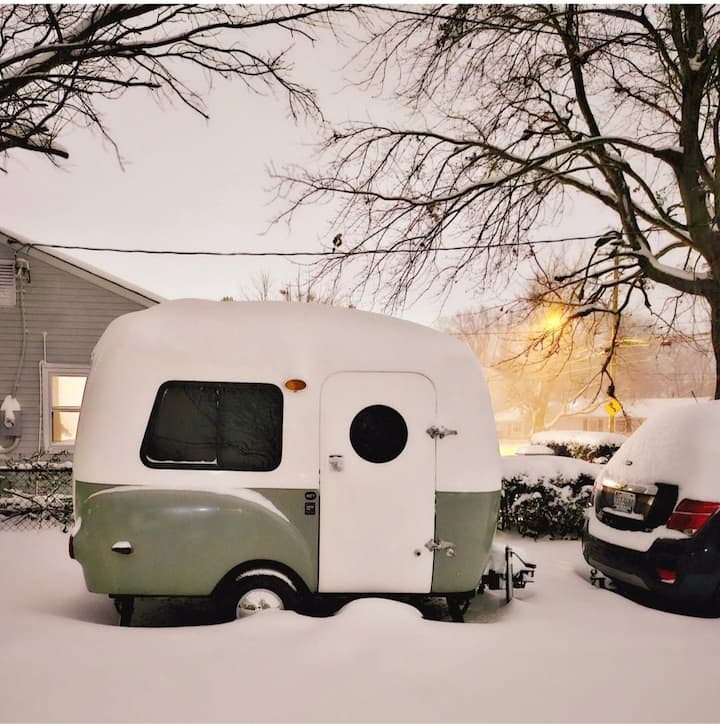 The Little Green Camper - Quiet Overnight Stay - Newport News, VA