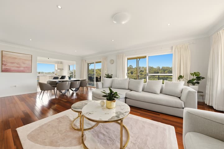 Luxury 4br Home With Stunning Bay Views At Kareela - Carlton