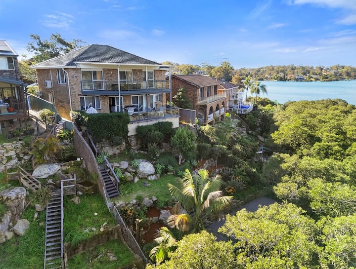 Luxury 4br Home With River Views At Kareela - Cronulla