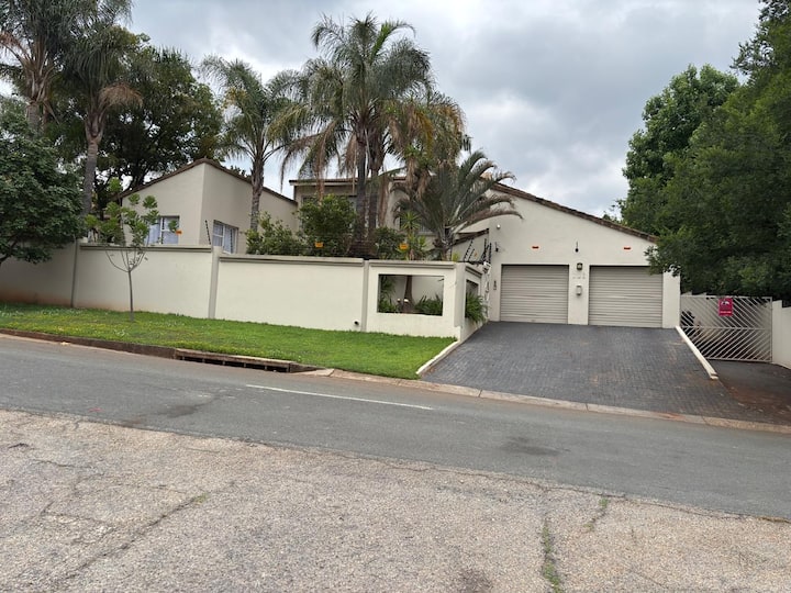 Peshi's Guesthouse - Pretoria