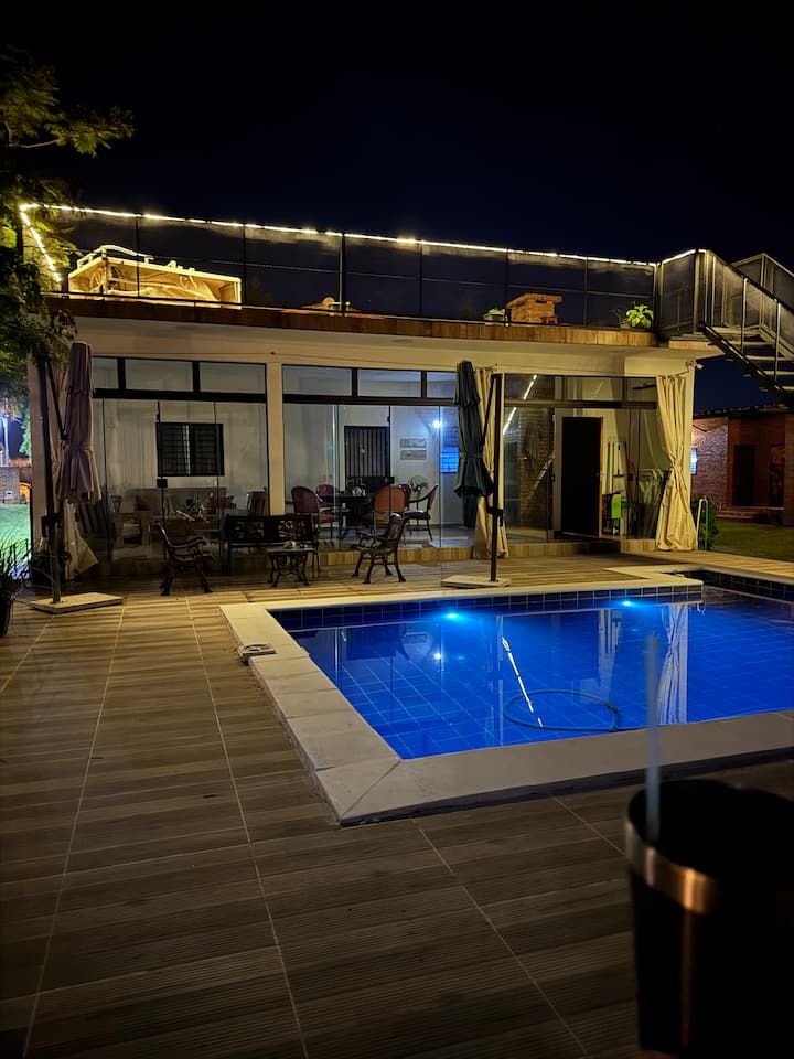 Casa Amplia Y Acogedora Para Familia Numerosa. - Paraguay