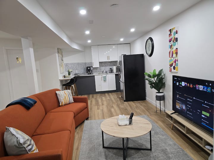 Lux Oasis In Barrhaven, Ottawa - Ottawa