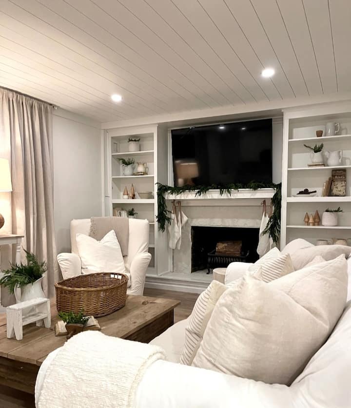 Little White Gate House - Langley