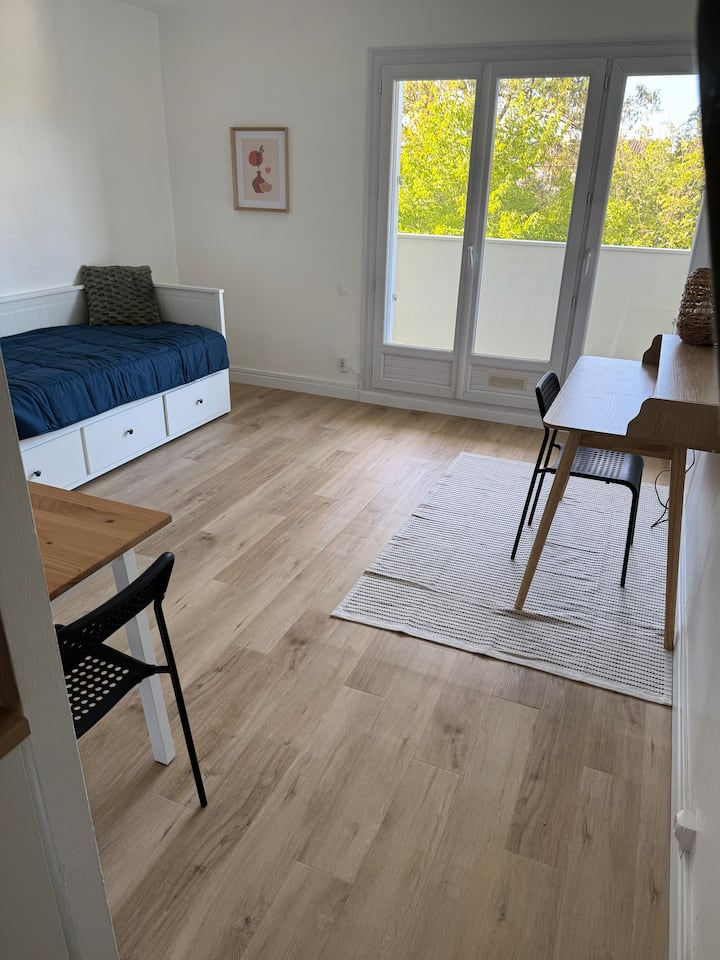 Studio Meublé Très Bien Placé - Talence