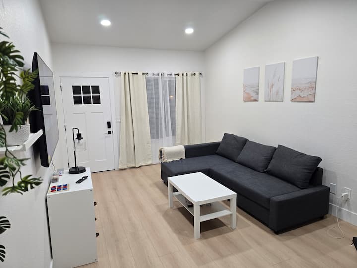 Modern Comfort • Sleeps 12 - Citrus Heights, CA