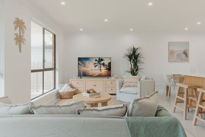 Sea Haven-ev Charger Complimentary - Sleeps 9 - Coffs Harbour