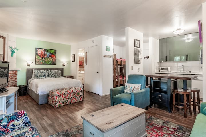 Clean Studio In The Heart Of Mammoth Lakes! - Mammoth Lakes, CA