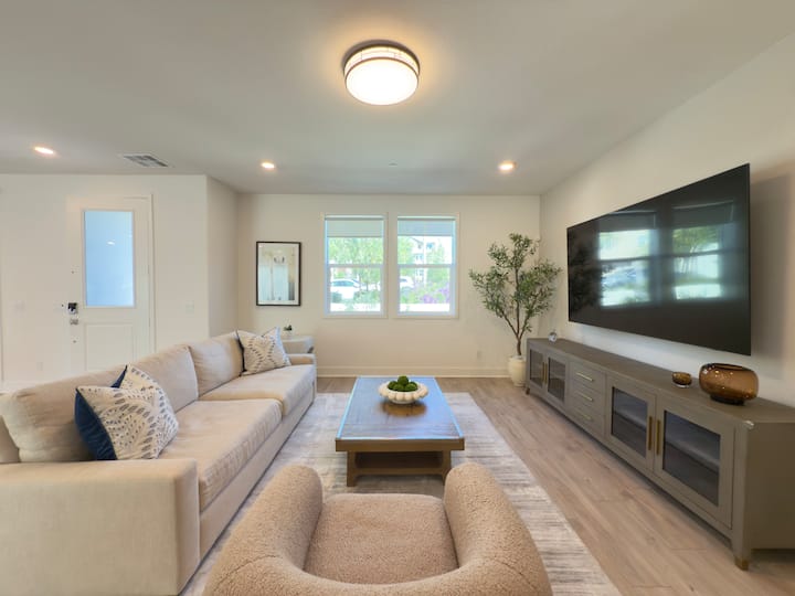 Chic 4br Luxury Home •Bright Patio Oasis - Silverado Canyon, Silverado