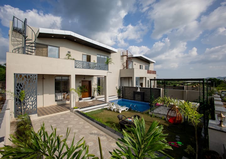 Hilltop Retreat W/ 2 Pvt Pools, & Gazebos - 우다이푸르